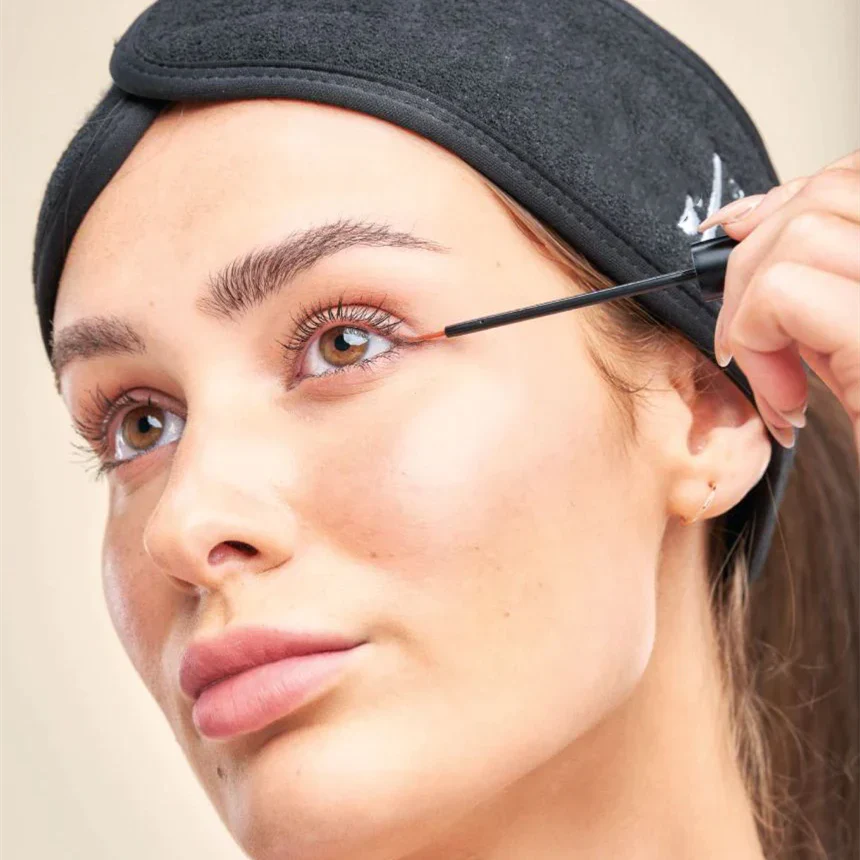 LashAura™ — Wake Up to Naturally Stunning Lashes That Command Attentio ...